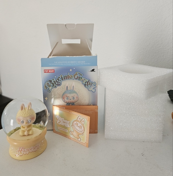 POP MART | Toys | Big Into Energy Light Up Labubu Happiness Snow Globe ...